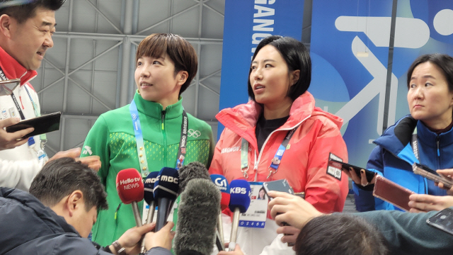 [강원2024 현장컷] 평창올림픽 경기장서 재회한 이상화-고다이라