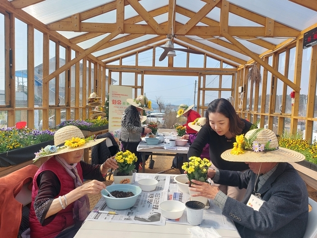 춘천북부노인복지관, 노인맞춤 원예 치료 프로그램 진행